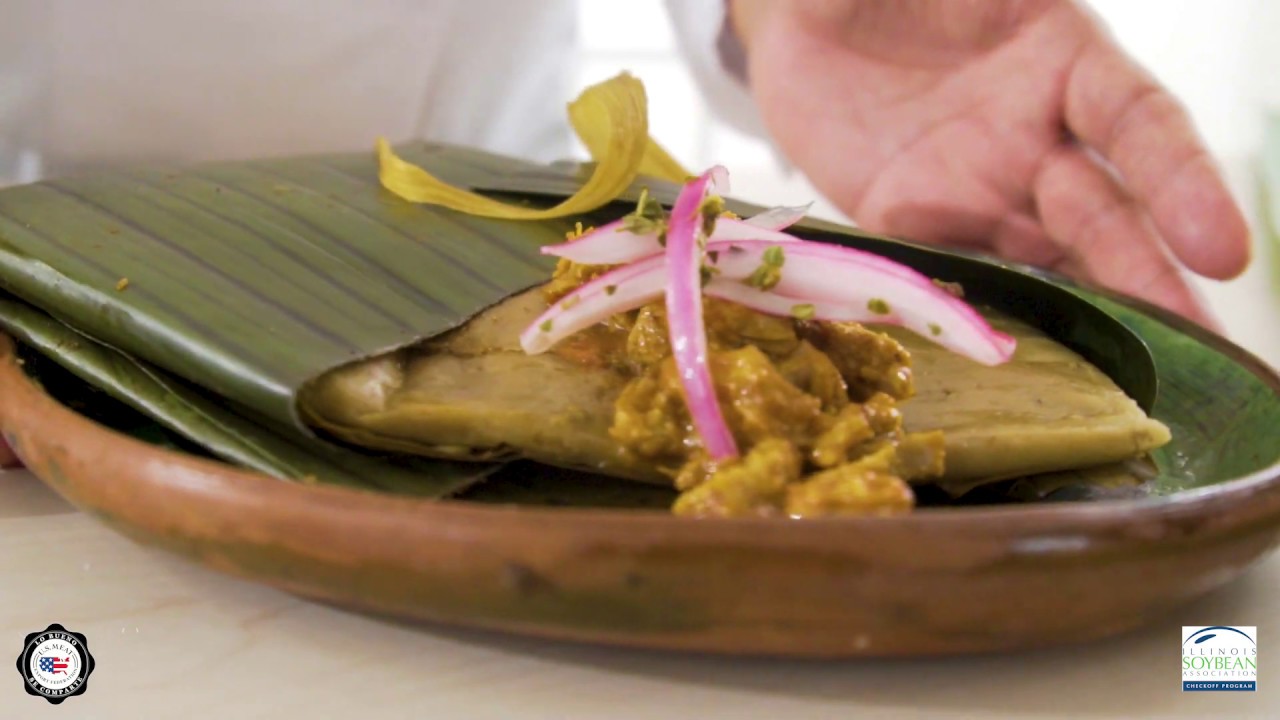 Tamal de cerdo al pibil - YouTube