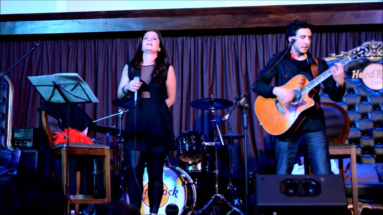 Feeling Good Acoustic Duo @ Hard Rock Cafè - medley 01/04/15 - YouTube