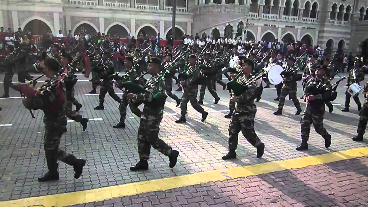 Tentera Darat Malaysia (TDM) Dataran Merdeka 2011 (2) - YouTube