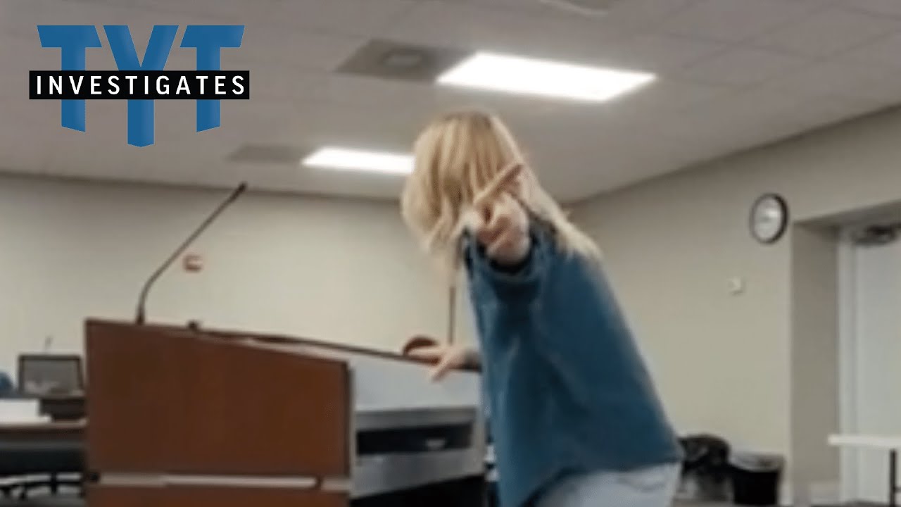 Brave Mom Gives The BEATDOWN Of The Year - YouTube