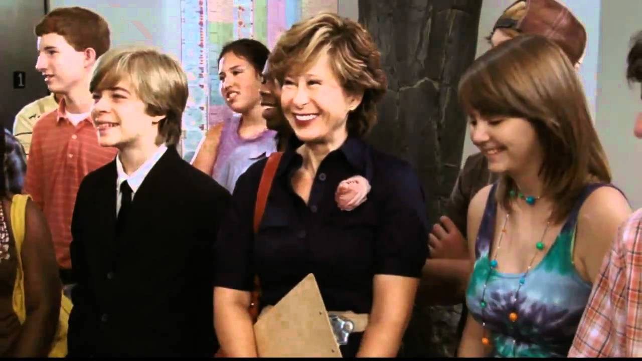 The Chaperone (Triple H) Bande annonce [HD] - YouTube