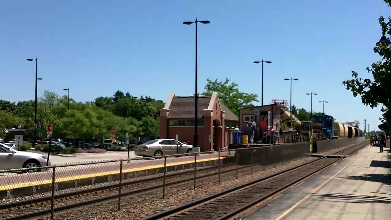 Metra 4 work train at Northbrook, IL - YouTube