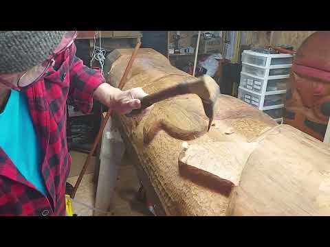 Using Elbow Adze To Carve Tlingit Pole - YouTube