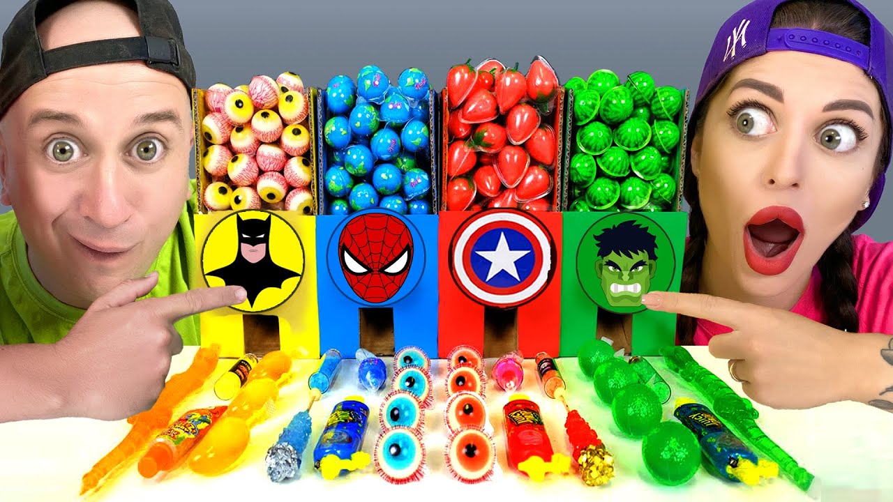 Mystery GIANT CANDY Machine Challenge 미스터리 캔디 챌린지 Superhero Mukbang by ...