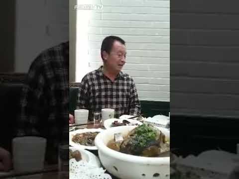 Chinese man sings a hindi song \
