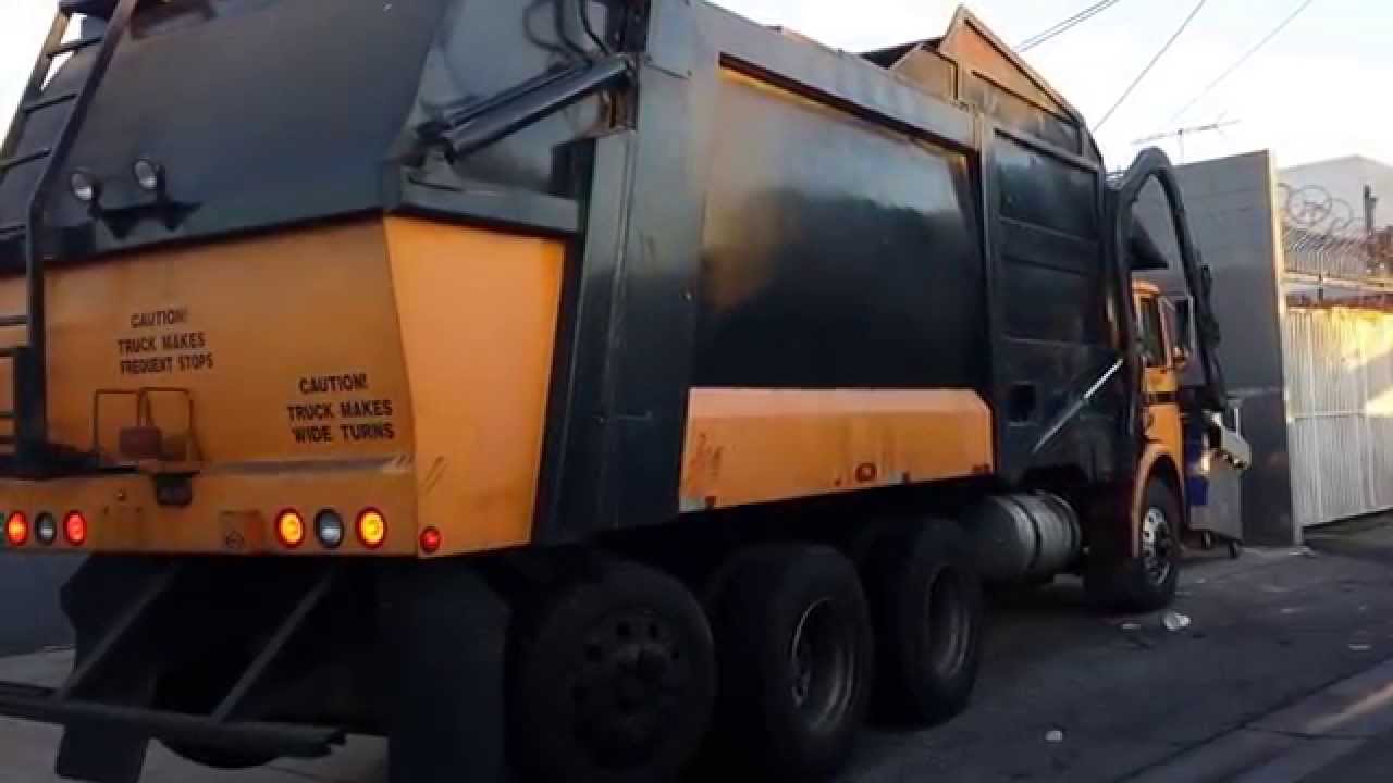 SoCal Waste Volvo WX-42 Xpeditor Heil Half/Pack FEL - YouTube