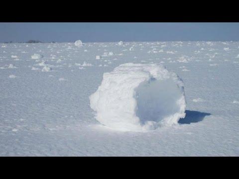 EL MISTERIO DE LAS BOLAS DE NIEVE MAGICAS - YouTube