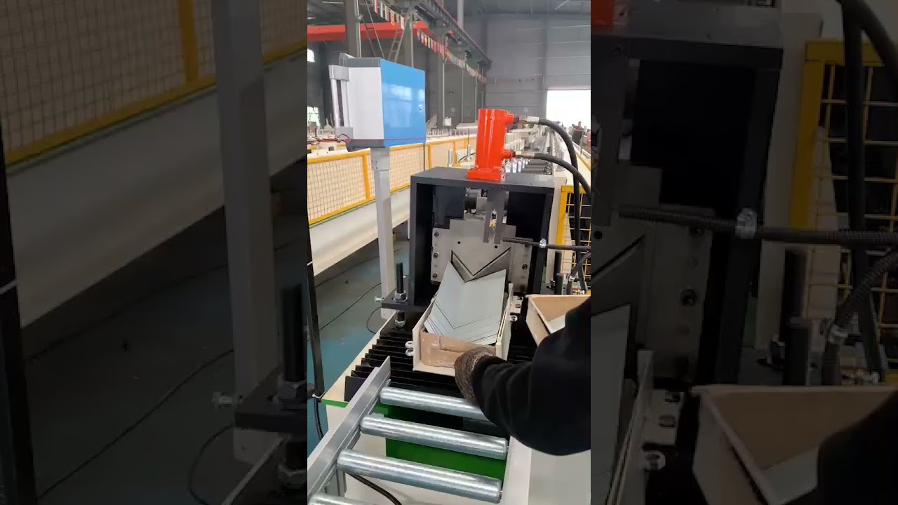 step roof flashing roll forming machine - YouTube