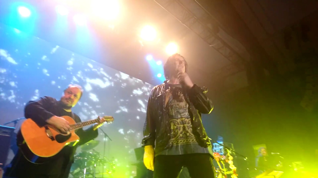 Marillion Easter Paris 10/12/2016 - YouTube