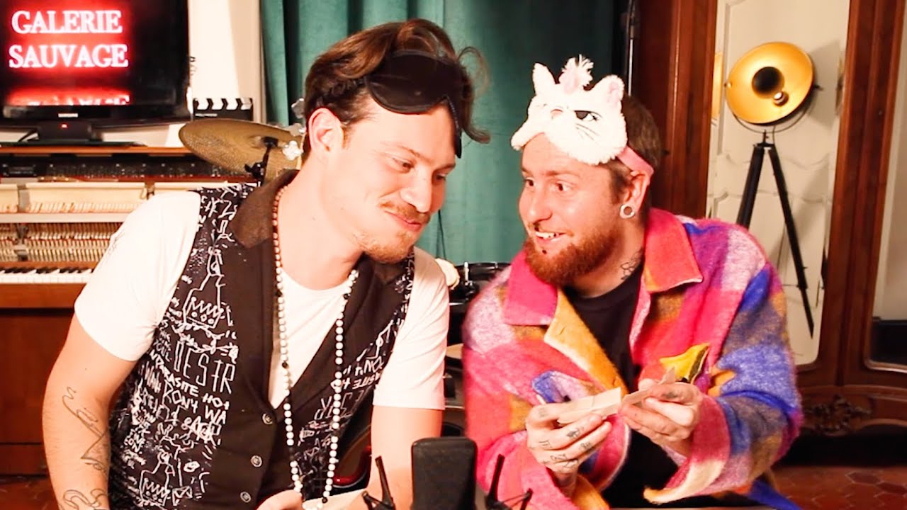 ON DESSINE À L'AVEUGLE ( et ce n'est pas simple ! ) - YouTube