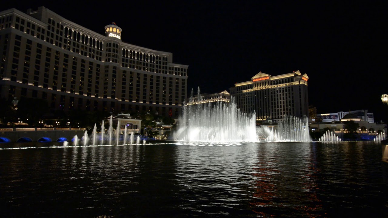 Bellagio Fountains: Fly Me To The Moon - YouTube