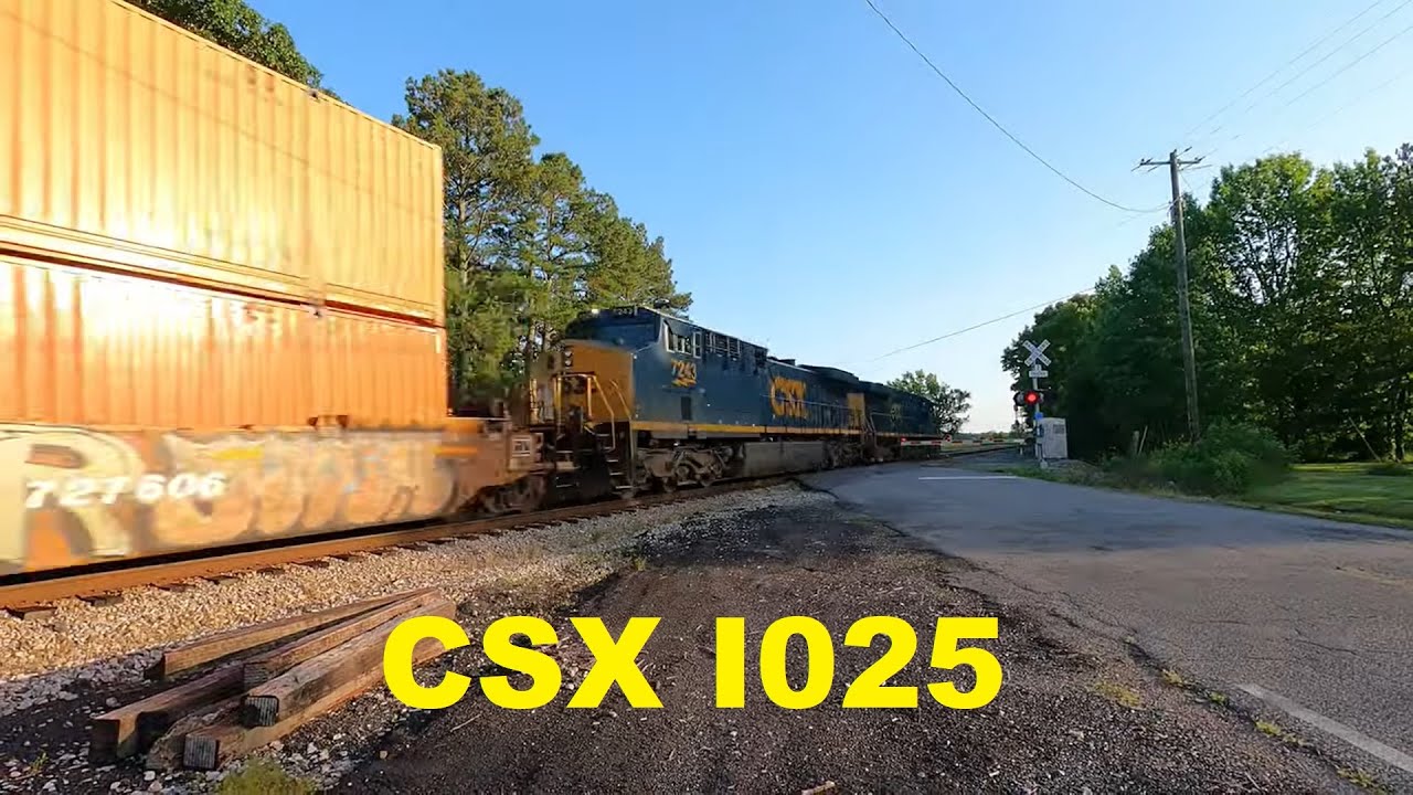 CSX I025 at Elkton Road Crossing with 5407 & 7243 - YouTube