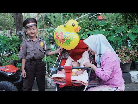 DRAMA VINO JADI POLISI 👮‍♂️ KASIH BALON KARAKTER BEBEK KE BAYI SHANUM 👶 | Davino Vlog