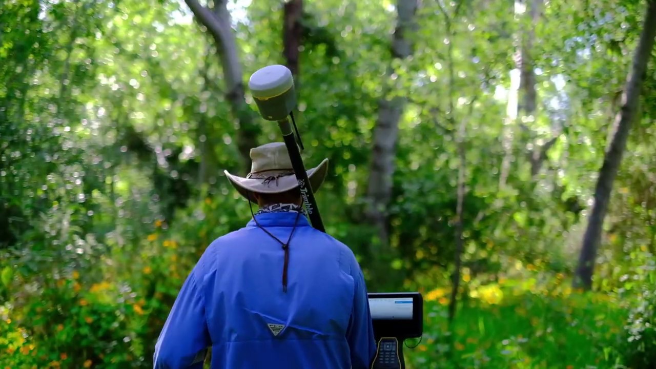 Trimble R12 receiver - Surveyors put it to use on a river survey - YouTube