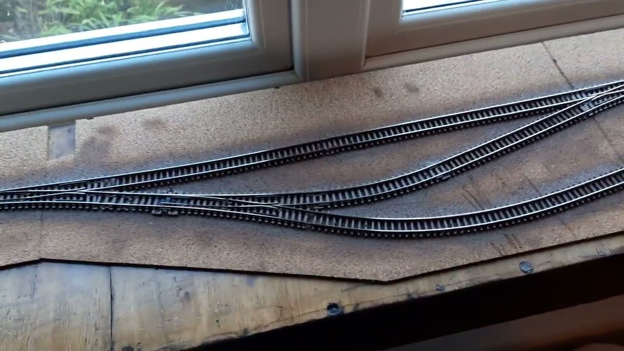 Shelfville! N gauge shelf layout, update 4 - January 2022 - YouTube