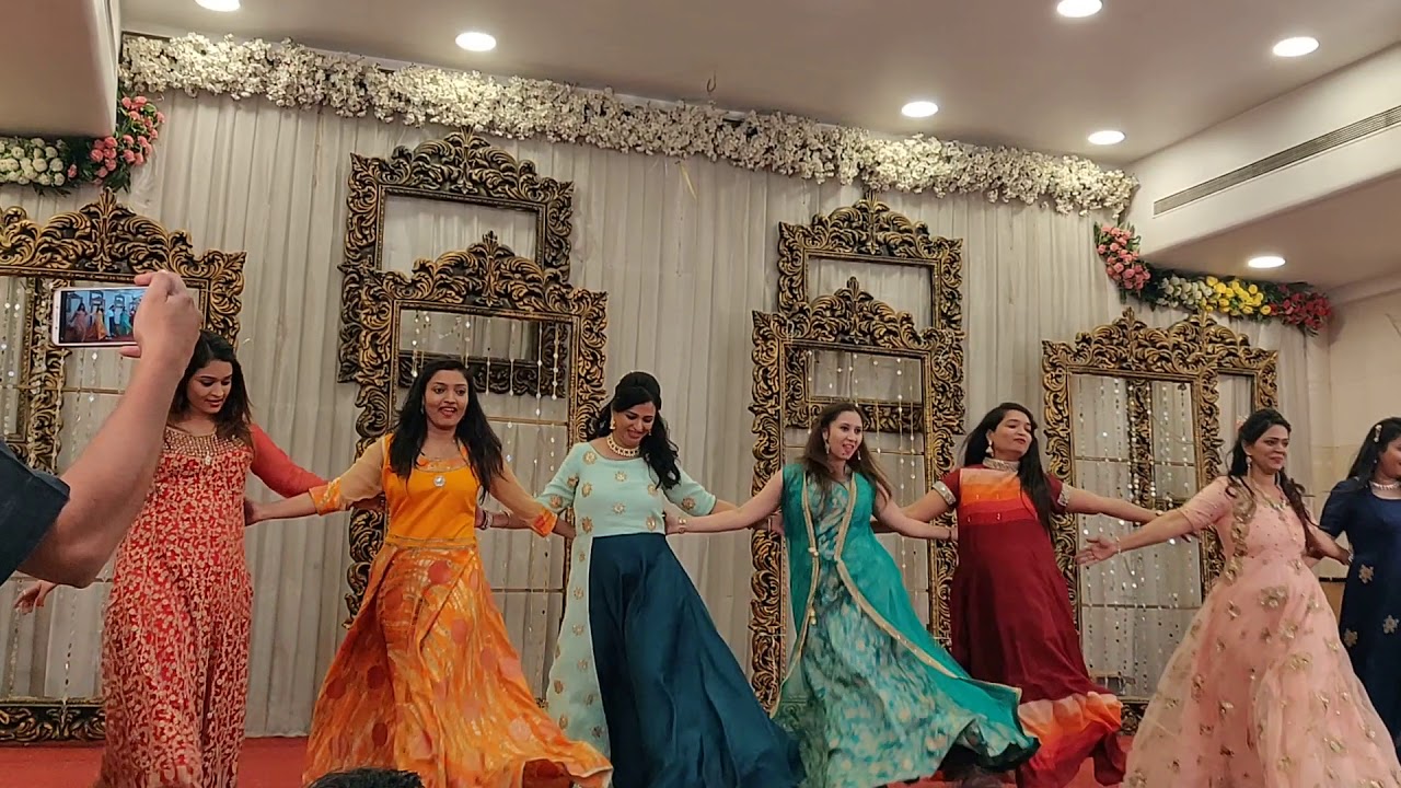 Lagdi hai Thai l Morni Banke l Sangeet l Saloni Modi Choreography - YouTube