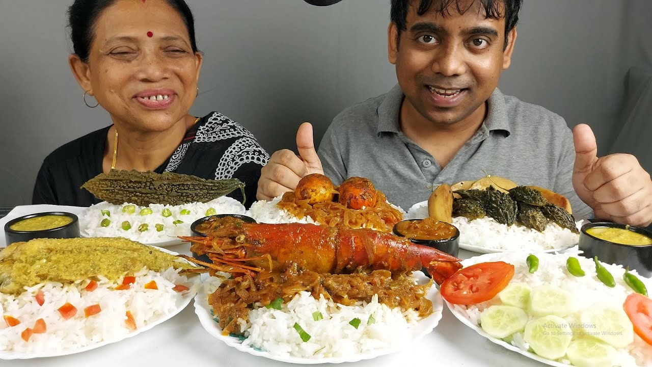 FUNNY EATING CHALLENGE WITH MY MOTHER - YouTube