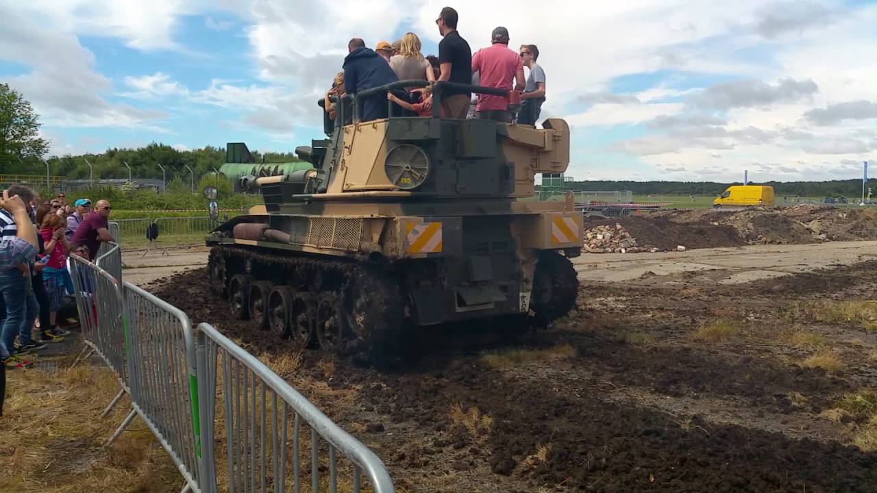 Farnborough Air Show 2016 - Abbot SPG - YouTube