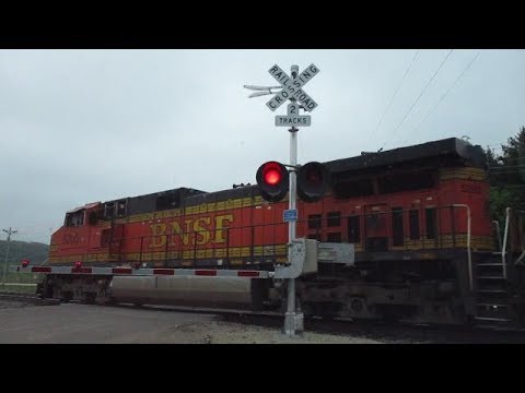 BNSF 5205 West GALNTW (5-22-2018) - YouTube