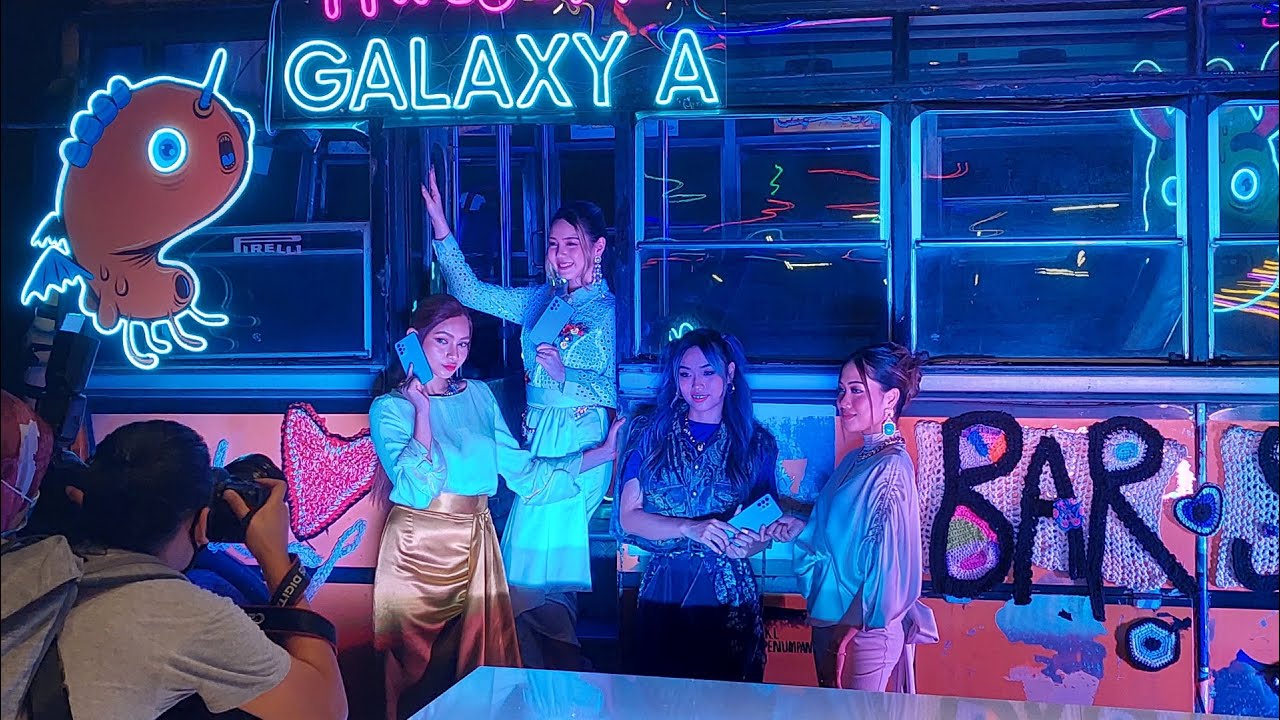 The Walkaround: Dolla onstage interview & Live Performance at Samsung ...