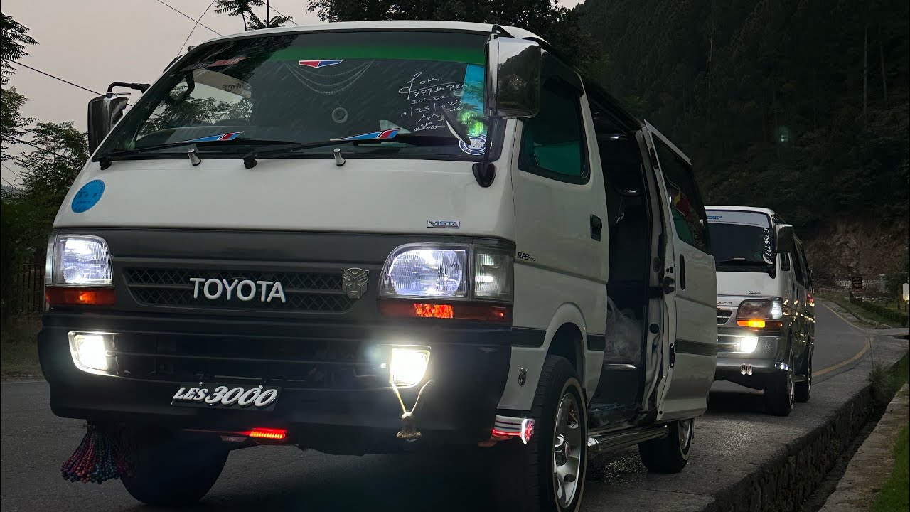 Japanese Toyota Hiace On Top Dx and Super GL 🇯🇵 - YouTube