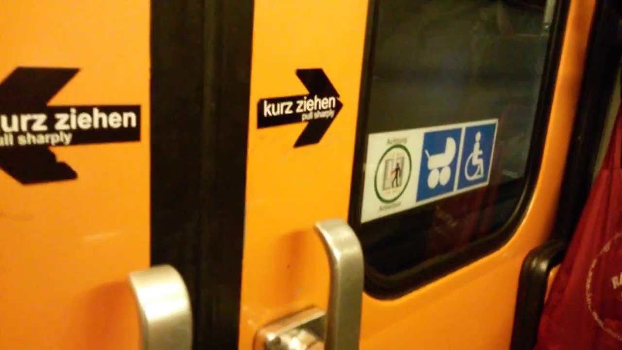 U-Bahn Linie U2 Typ U2 Praterstern-Schottenring in Wien - YouTube
