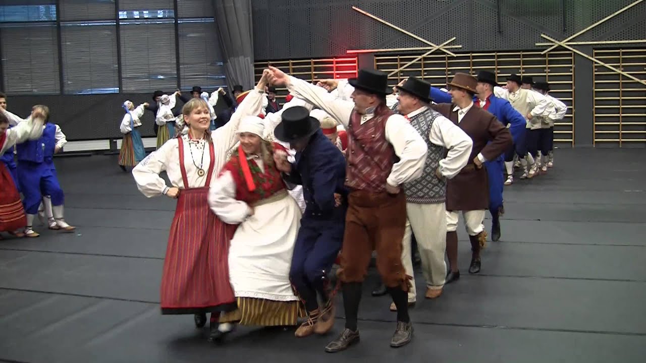 Süit Eesti tantsudest/Naima Ebrok - YouTube