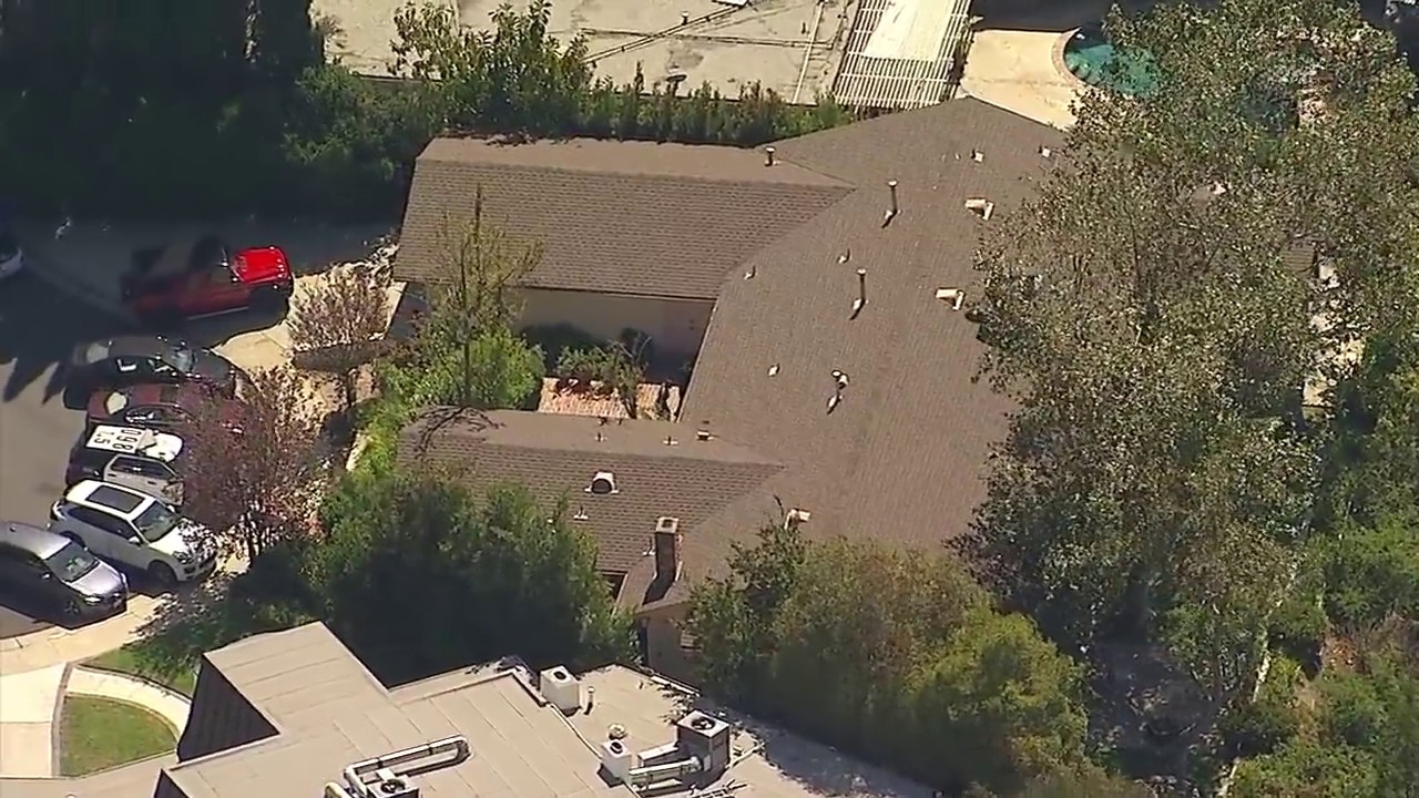 RAW VIDEO: Mac Miller's Studio City home is scene of death ...