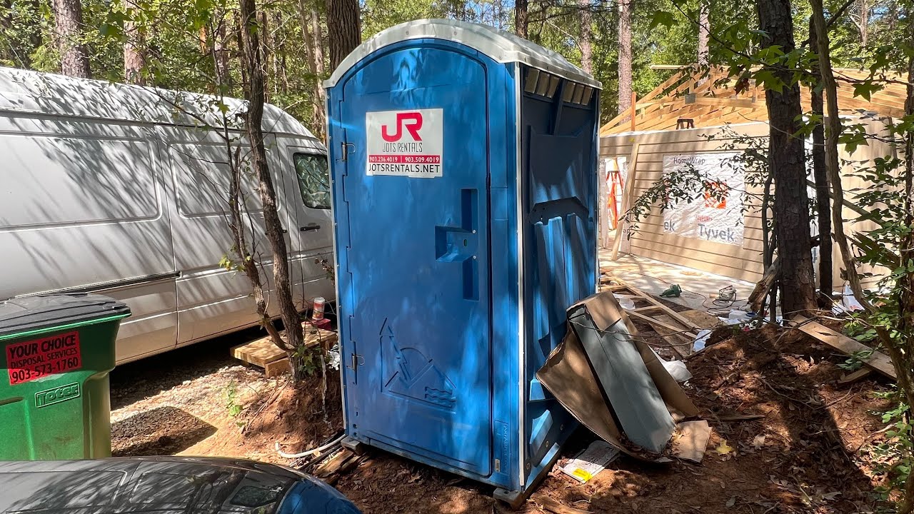Blue PolyPortables Integra Porta Potty Review - YouTube