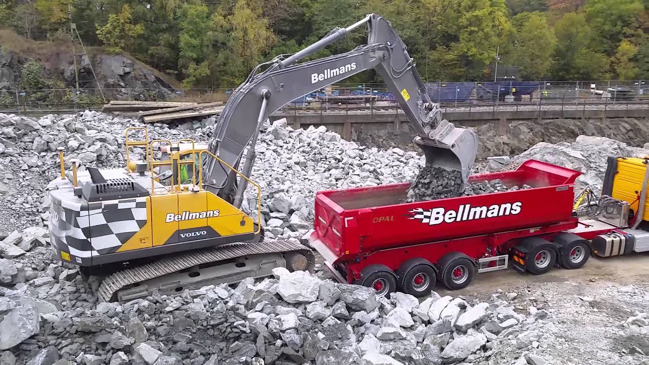 Volvo EC 300 EL Using Loadtronic 3E. - YouTube