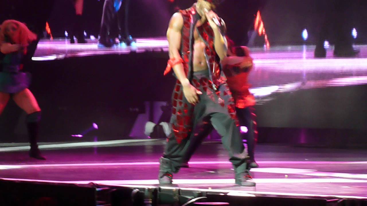 JLS - That's my girl - 4D Tour London O2 24/3/12 - YouTube