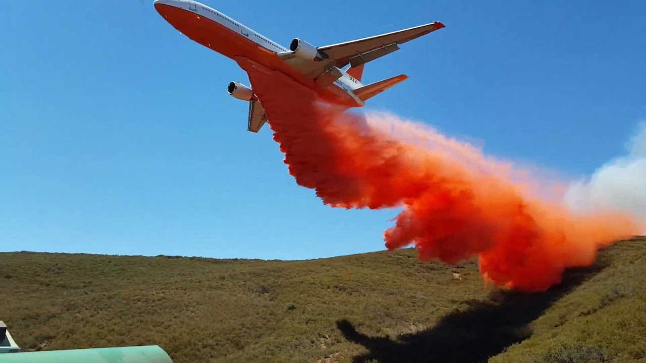 VLAT Retardant Drop ( DC10-30) - YouTube