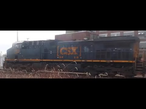 CSX 7008 & CSX 7269 Leading A Eastbound Mixed Freight Train Through Battle Creek Mi 2/20/23 ...