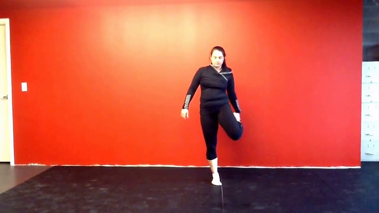 MFT Heel to butt to lunge to overhead reach - YouTube