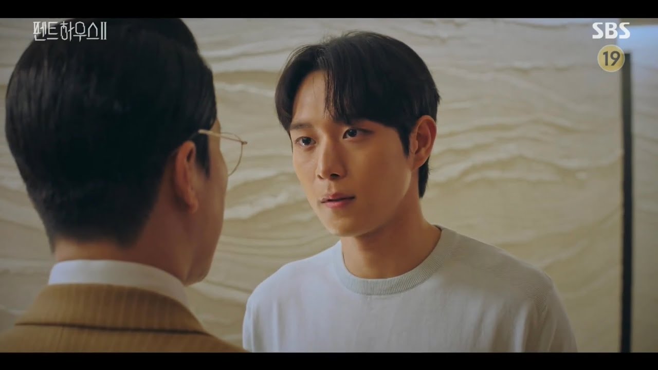Penthouse season 2 - Seokhoon protects Seokyung from Ju Dan Tae - YouTube