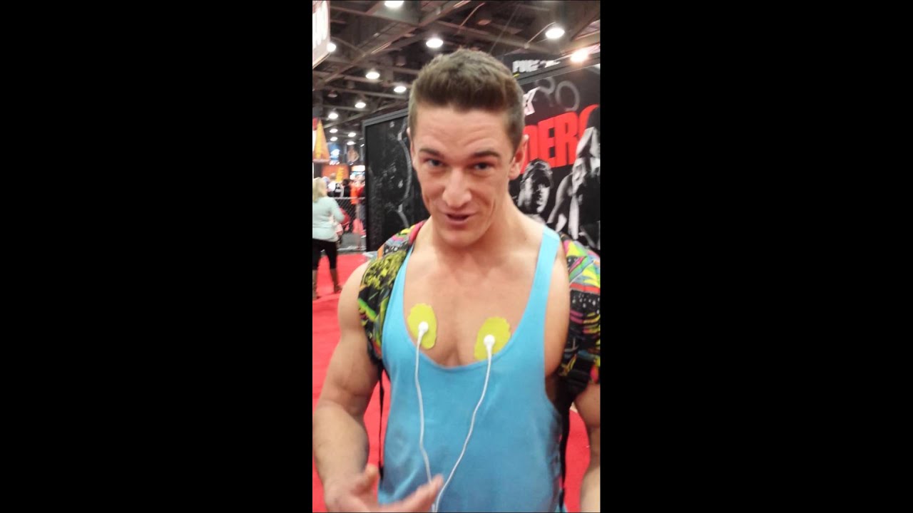 Bodybuilder Electric Muscle Stimulation - YouTube