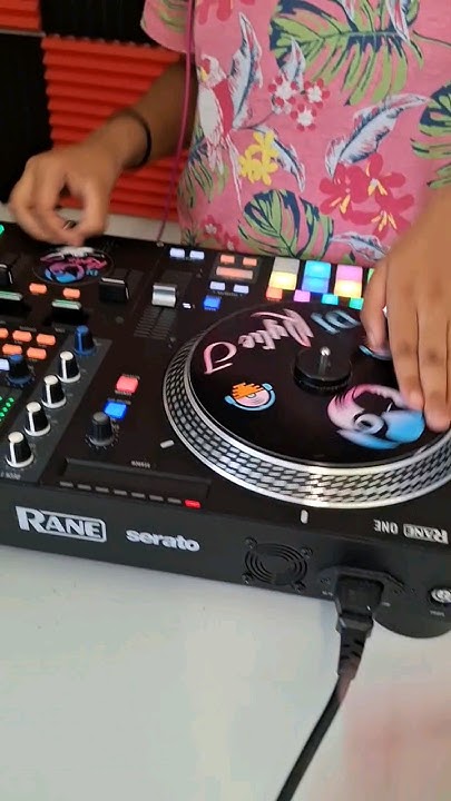 How to Scratch like a dj jazzy jeff.. Chirp Scratch with Scribble scratch.. #scratch #skills ...