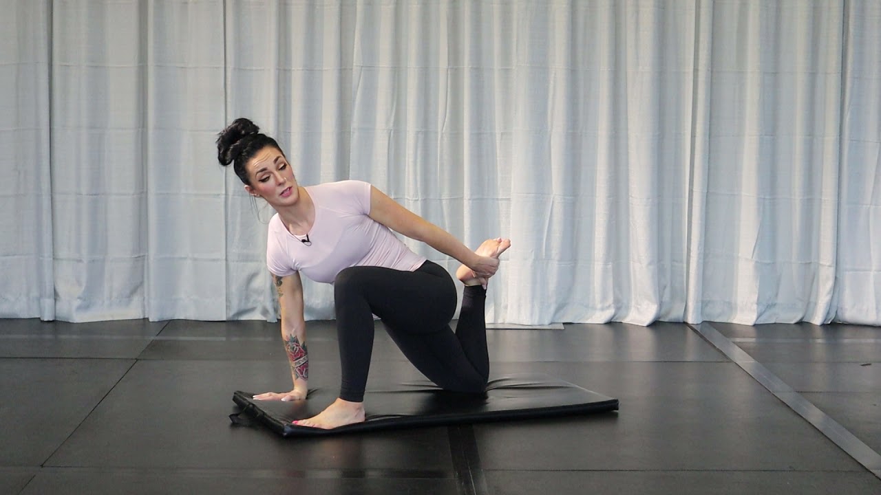 * Twisted Half Lizard Stretch - YouTube
