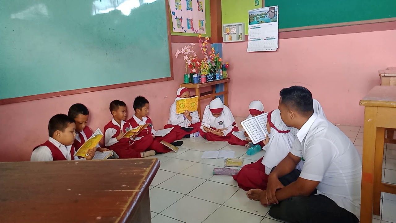 Kelas 1A SD Plus Putra Permata - YouTube