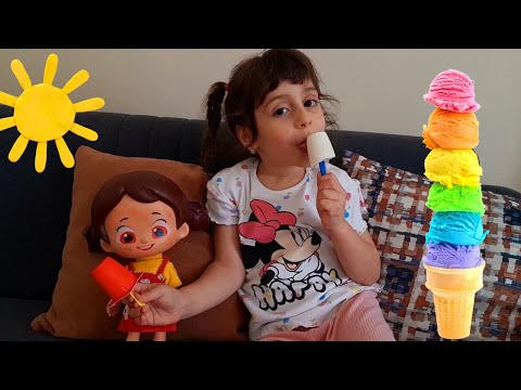 Defne ile oyun vakti,Defne ve niloya sağlıklı dondurma yapıyor