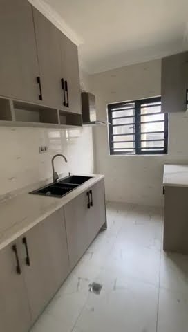 *FRESH e, car park an lot more**Location: Mini Estate in Alaka Estate ...