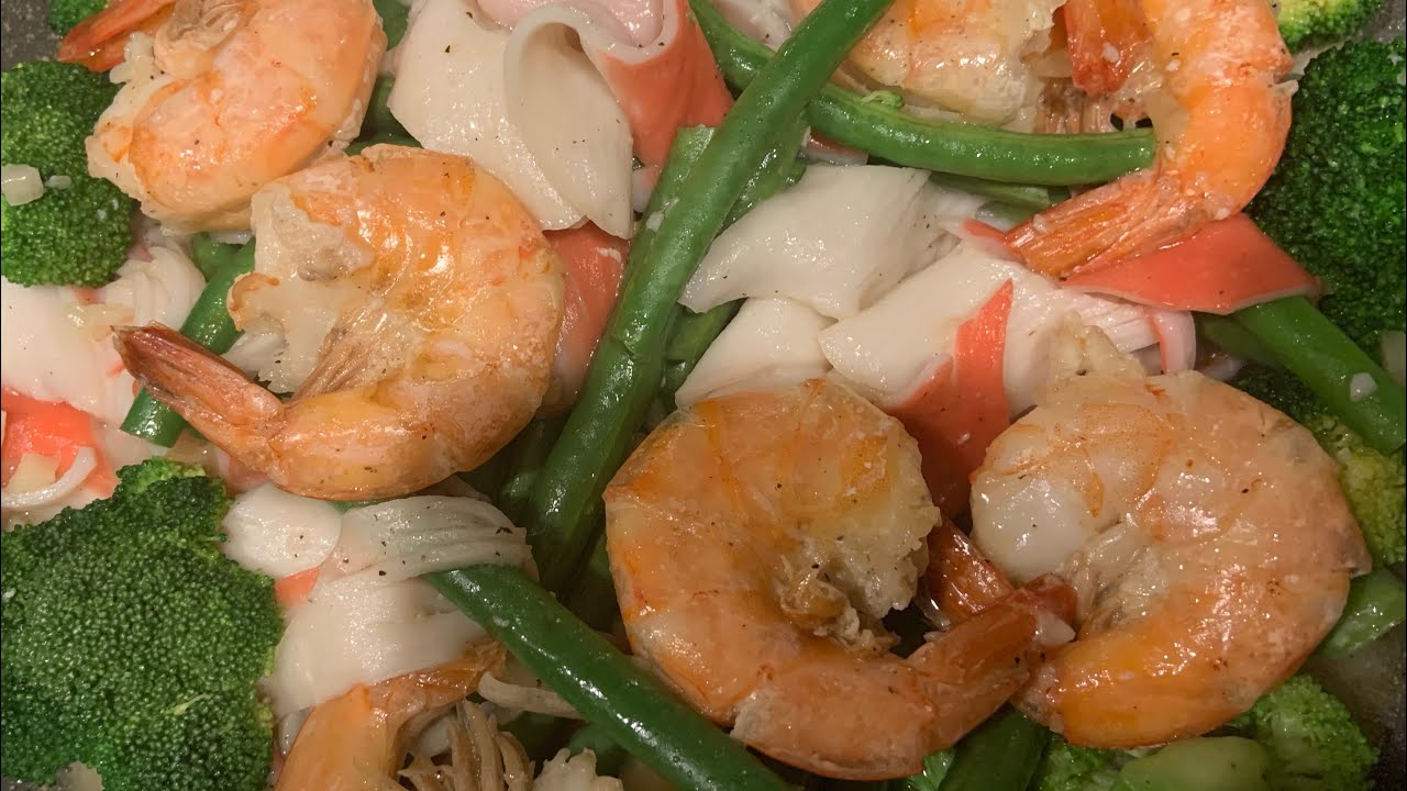Buttered Shrimp with Surimi || Hipon na katakamtakam - YouTube