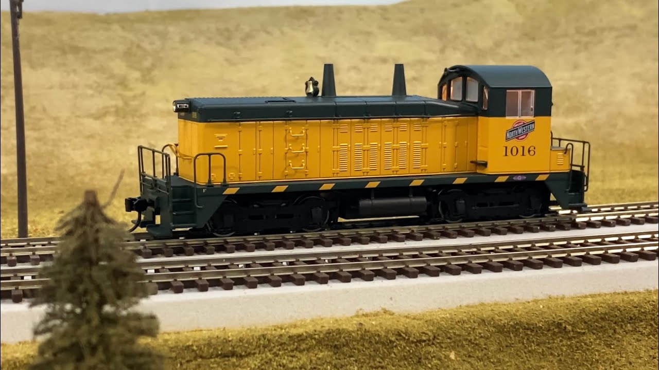 More HO CNW Testing of my BLI NW2 Switcher. - YouTube