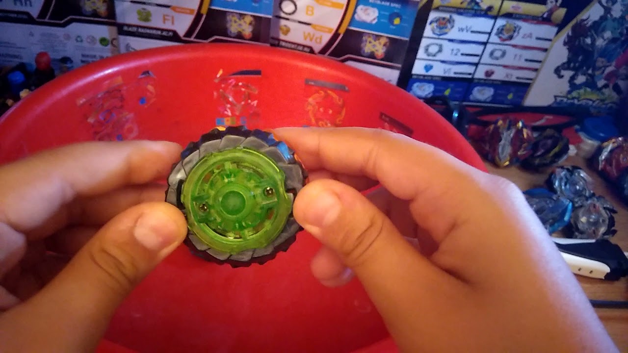 Dynamite bellial ضد cyclone Ragnarok Beyblade burst Db - YouTube