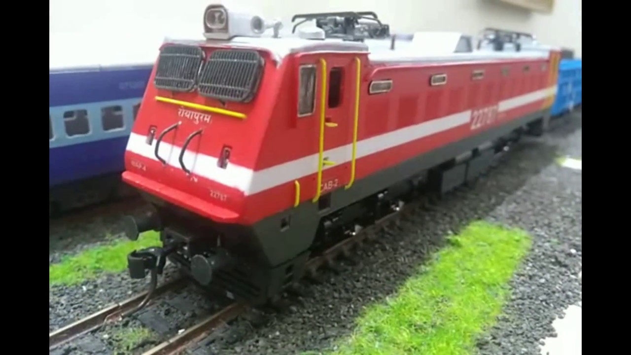 WAP4 locomotive model with lights - YouTube