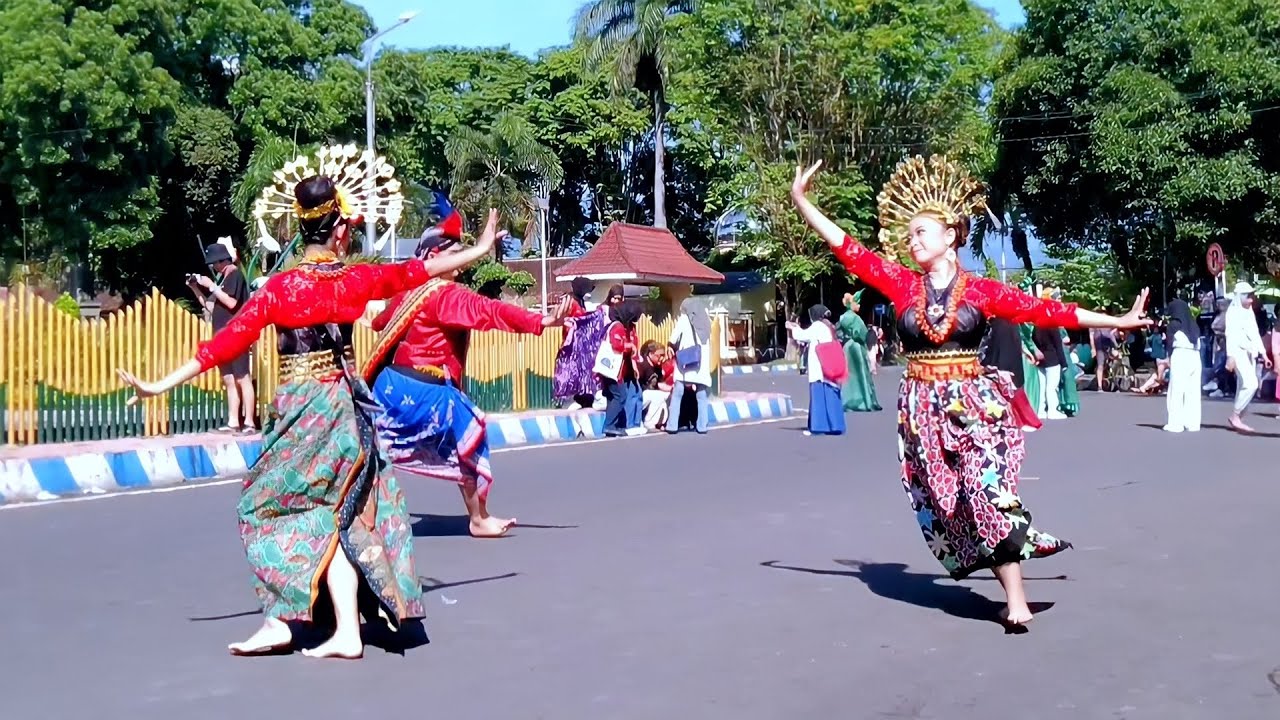 Tari Gebyar Nusantara CFD Ijen Geopark Bondowoso - YouTube