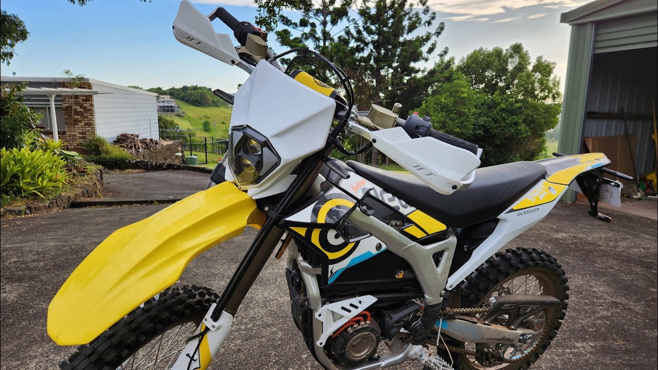 First mod to the Sur Ron Storm Bee - Barkbusters Jet hand guards - YouTube