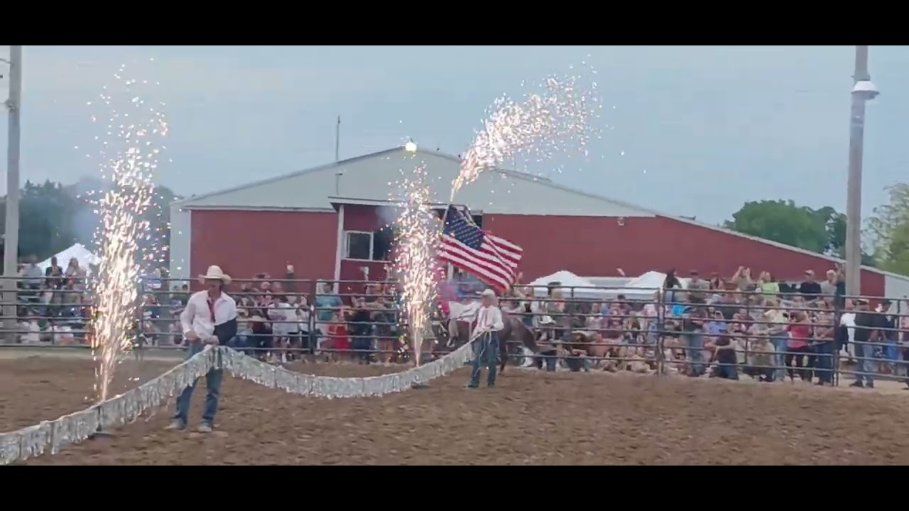 Video: Trick rider wows crowd at Throop rodeo - YouTube