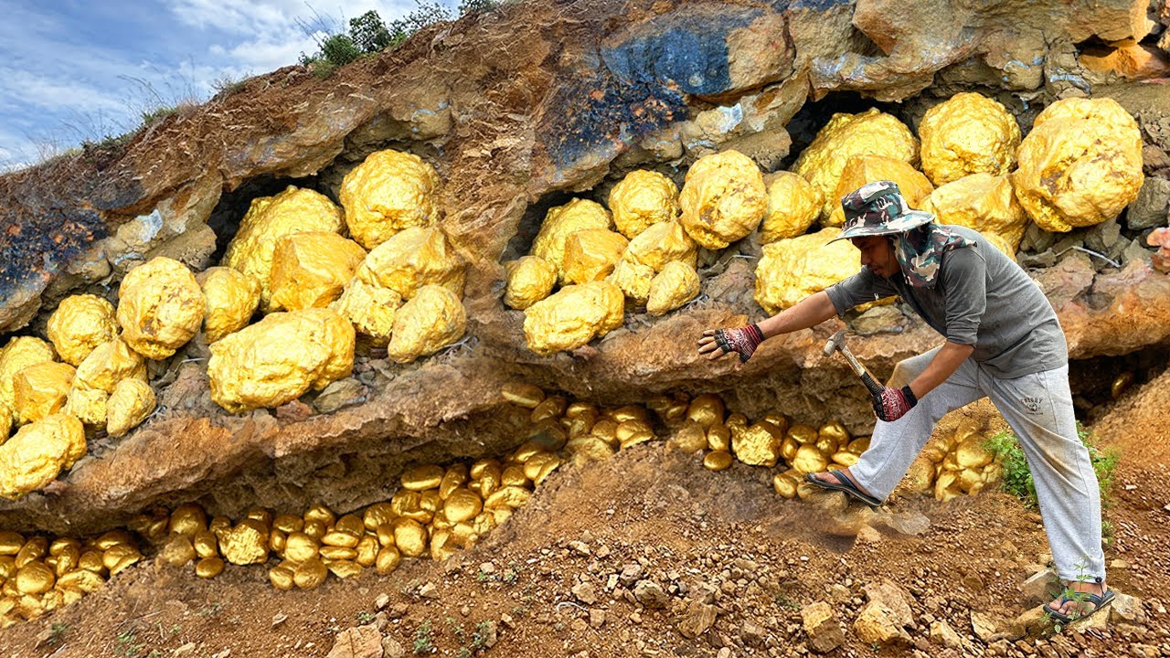 OMG! Digging for Treasure Gold & Diamond worth millions $$ , Mining ...
