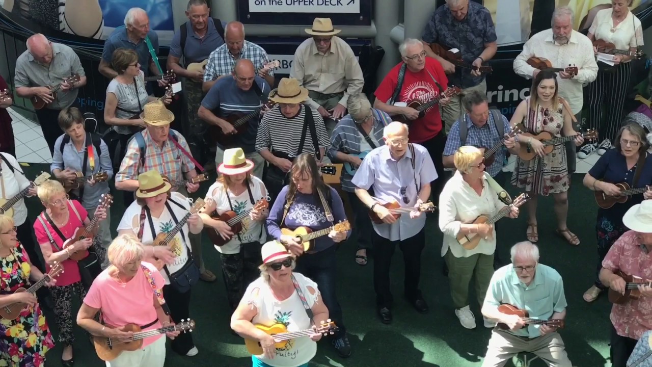 Hull Ukulele Flash Mob - YouTube